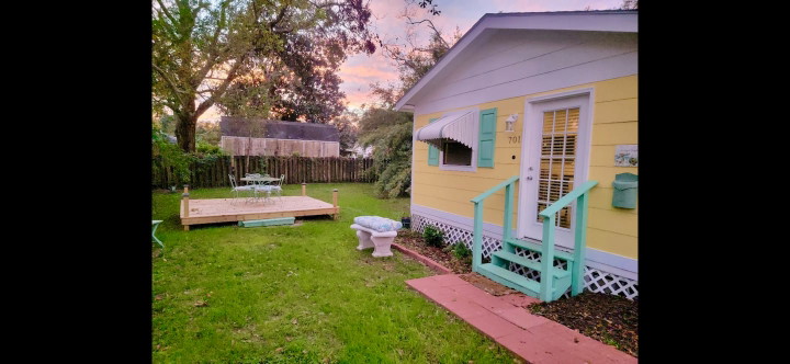 Sunkissed Bungalow - Gulfport, MS