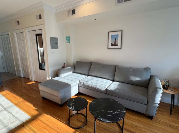 Huge Sunny Studio Near Manhattan - Hoboken, NJ