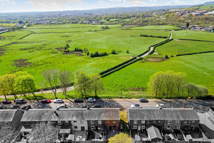 Panoramic Sunset Views - Sleeps 5 | Free Parking - Bury