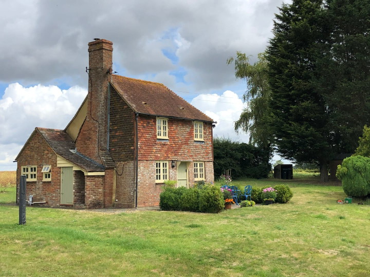 Perfect Isolation. Quaint Sussex Farm Cottage - Kent