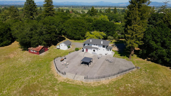 Grand Country Estate In Downtown Sebastopol - Sebastopol, CA