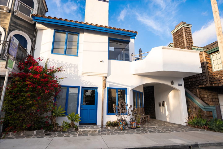 Perle Bleue - Newport Beach, CA