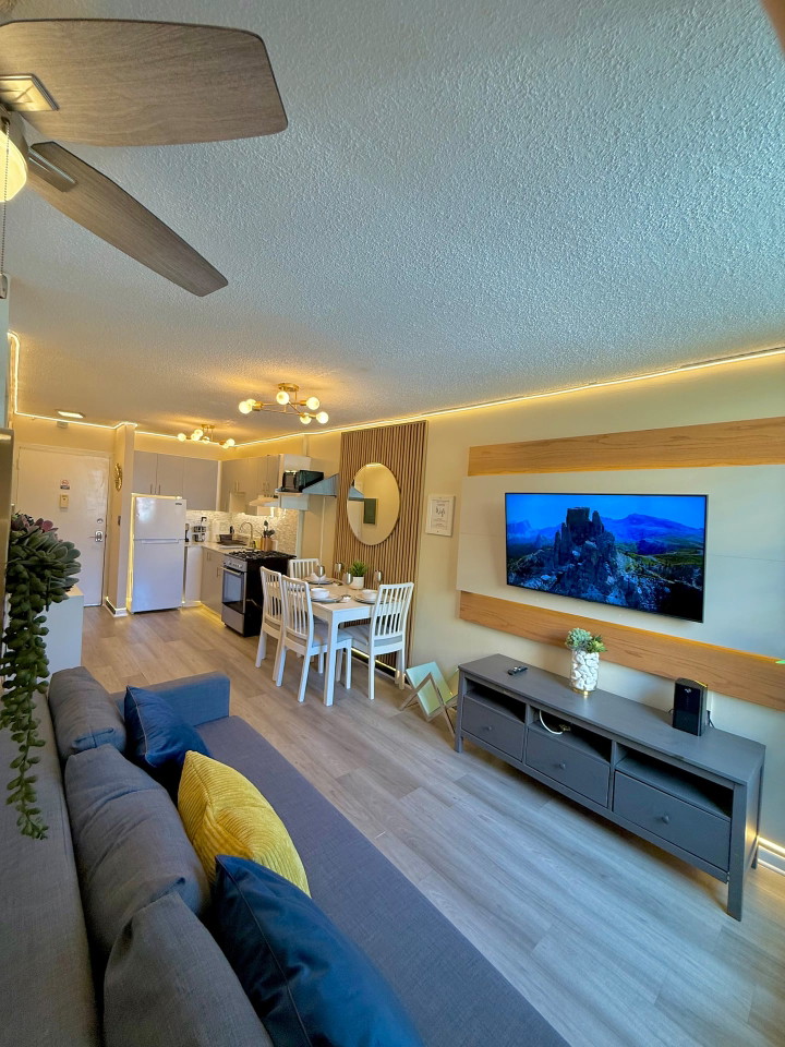 Chic South Beach 1br | Walk To Beach & Ocean Dr - South Beach, FL