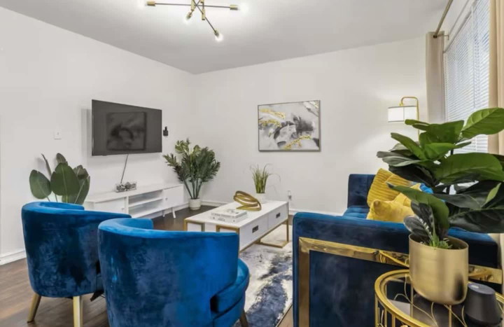Grateful: 3br - 1bt Modern Getaway - Naperville