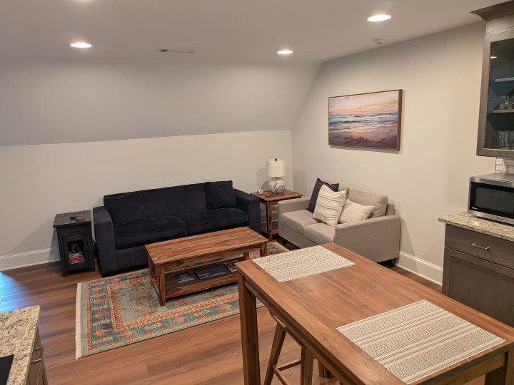 Secluded Luxury 1 Bedroom Guest Suite - Canton, GA