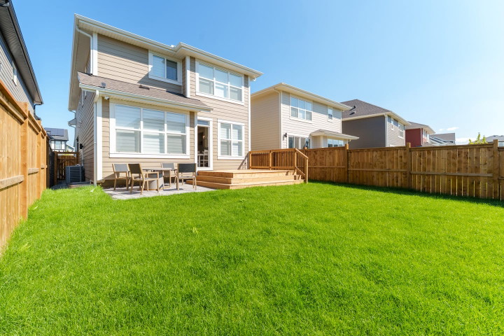 Cozy & Modern Family Getaway | Ac| Garage - Calgary