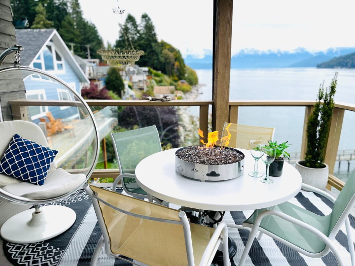 Granthams Landing Oceanfront Villa - Gibsons