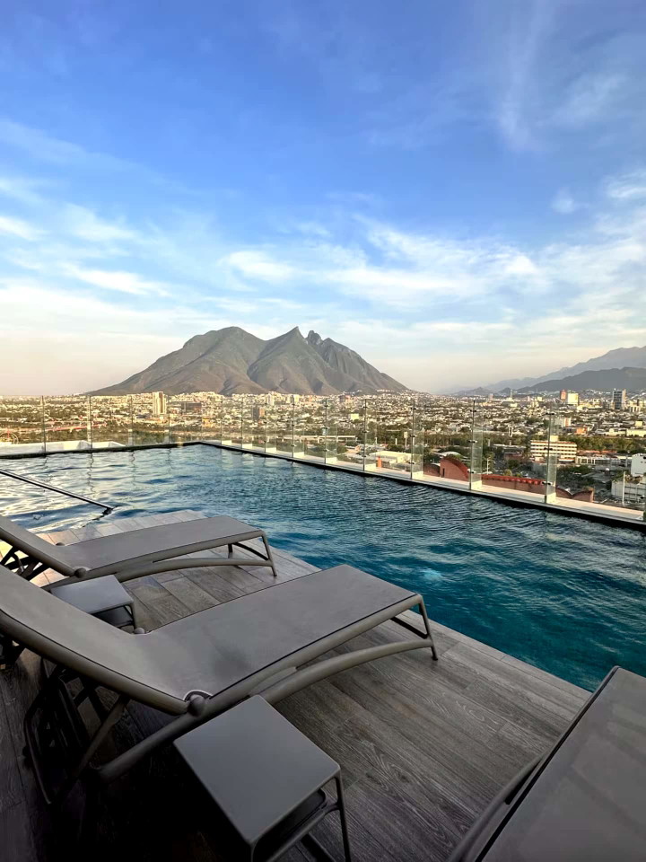 Scenic Pool In The Fundidora And Santa Lucia Area - Monterrey