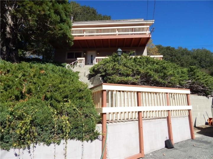 Lakeview Cabin!! Airconditioned!! Ample Parking !! - Crestline, CA