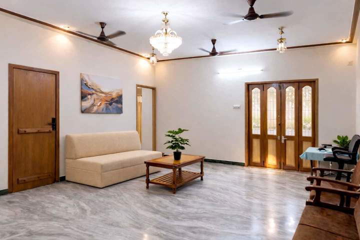 Meenakshi Stays | Ground Floor  Power Backup - Madurai