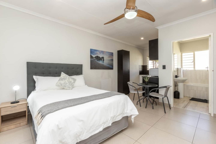 Fourways Studio 8v2 - Sandton
