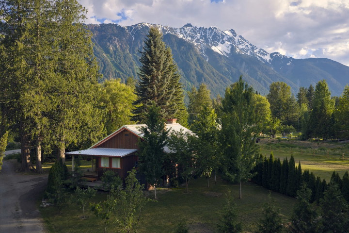 Family Cabin W/hottub & View; Dogs Welcome - Pemberton