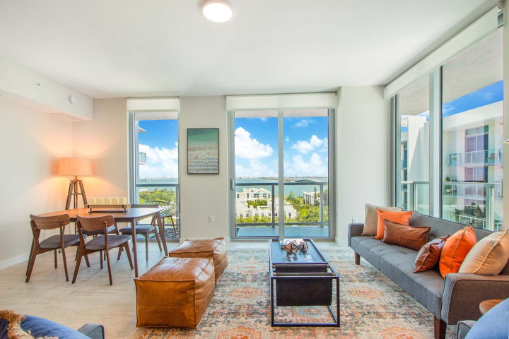 Modern Rustikale 1-zimmer-wohnung Mit Blick Auf Bucht & Pool - Miami