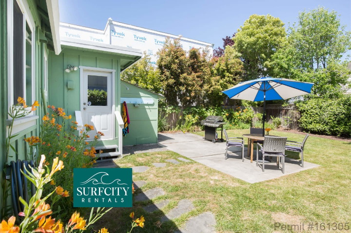 Dog-friendly Cottage Steps To Santa Cruz Beaches - Capitola, CA