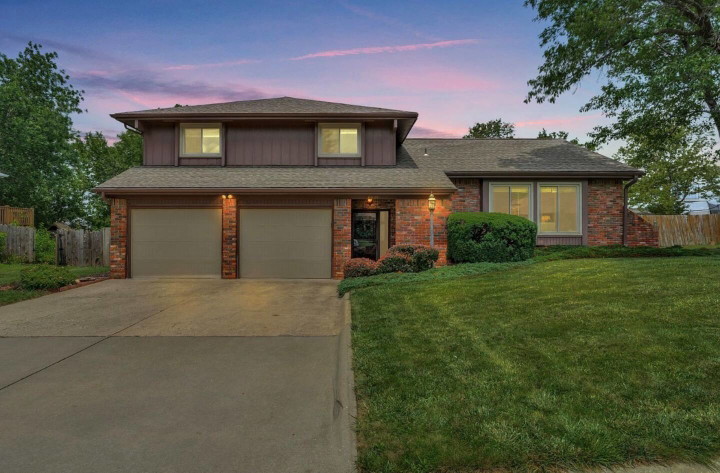 3-bedroom House With Pool By Sw Wanamaker - Topeka, KS