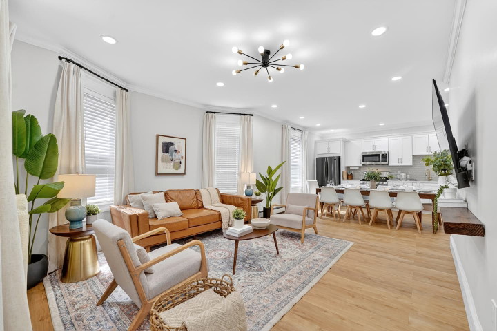 Rare 10br | Parking, Yard +Train - Boston, MA