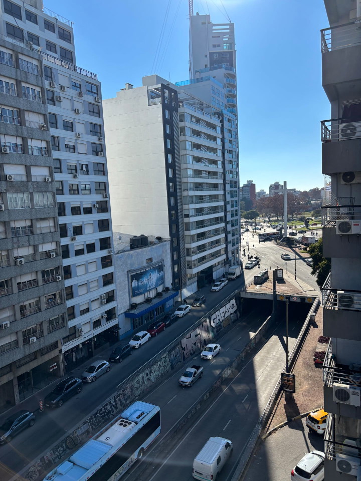 Apartamento A 3 Cuadras Del Estadio Centenario. - Montevideo