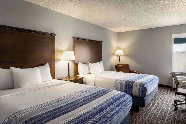 Americinn Madison | 2 Queen | Near Camp Randall - Madison, WI