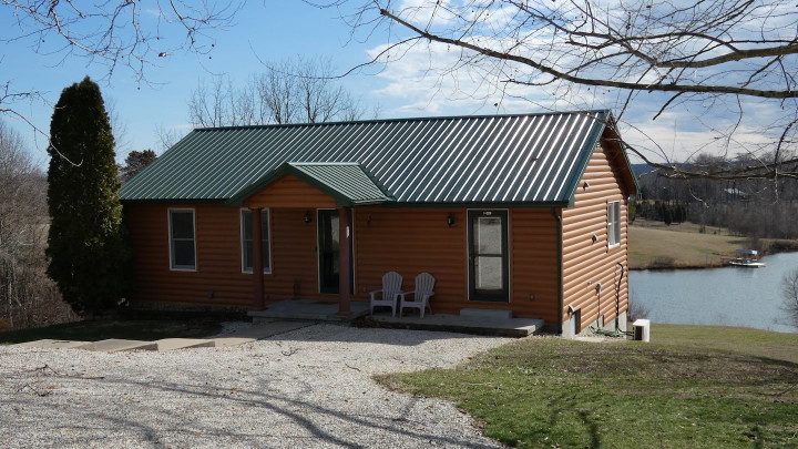 Quiet, Cozy Paoli Cabin Overlooking A Nice Pond - French Lick, IN