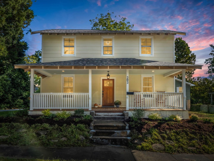 Hendersonville Honeybee W/ Fire Pit - Hendersonville, NC