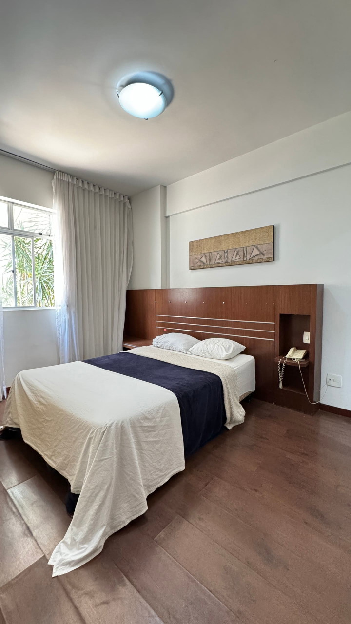 01 - Apartamento Amplo Com Dois Quartos E Ar Em Bh - Belo Horizonte