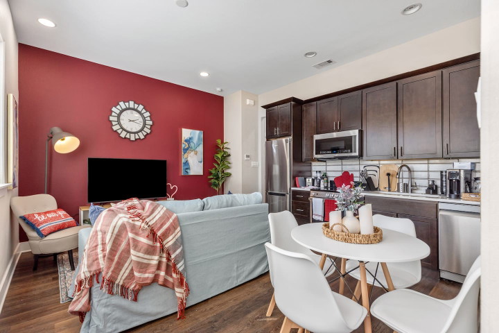Poetic 1bd: Ground Lvl 20 Mins To Dallas Stadium! - Fort Worth, TX