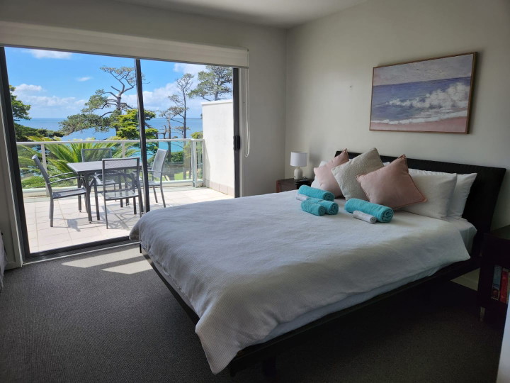 Kokomo- Beachfront Couples Spa Suite - Ocean Views - Phillip Island