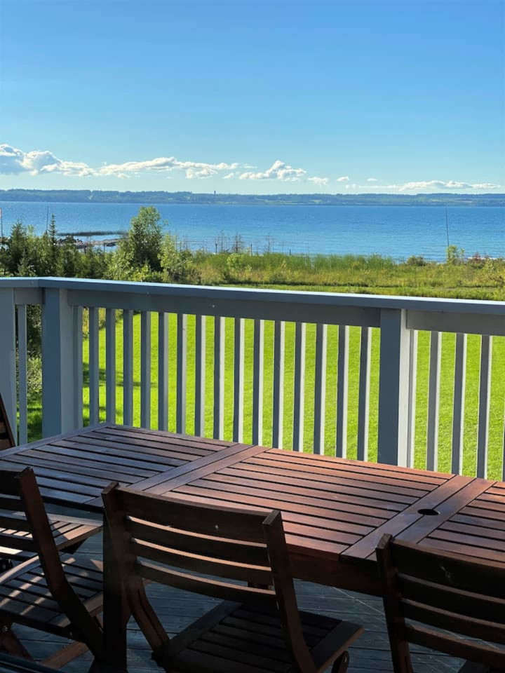 Private 5 Acres Lakefront Cottage - Georgian Bay - Owen Sound