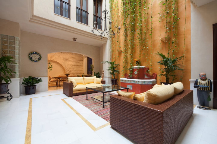 Logia | Downtown Seville - Parking - Sevillian Patio - Seville