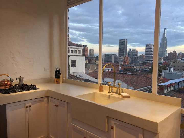 Beautiful Colonial Home With Panoramic Views - Restrepo