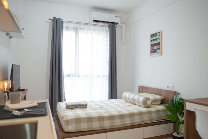 Minimalist Cozy Apartment Beside Ikea @Alamsutera - Jakarta