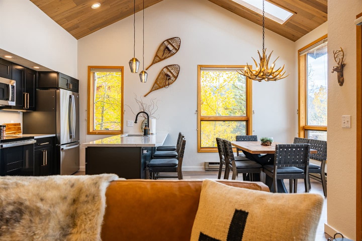 Updated Lakefront Luxury Condo Sauna & Fireplace - Grand Lake, CO