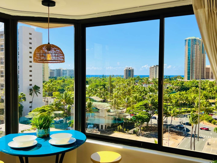 Waikiki Beach Designer Studio With Amazing Views - Honolulu, HI