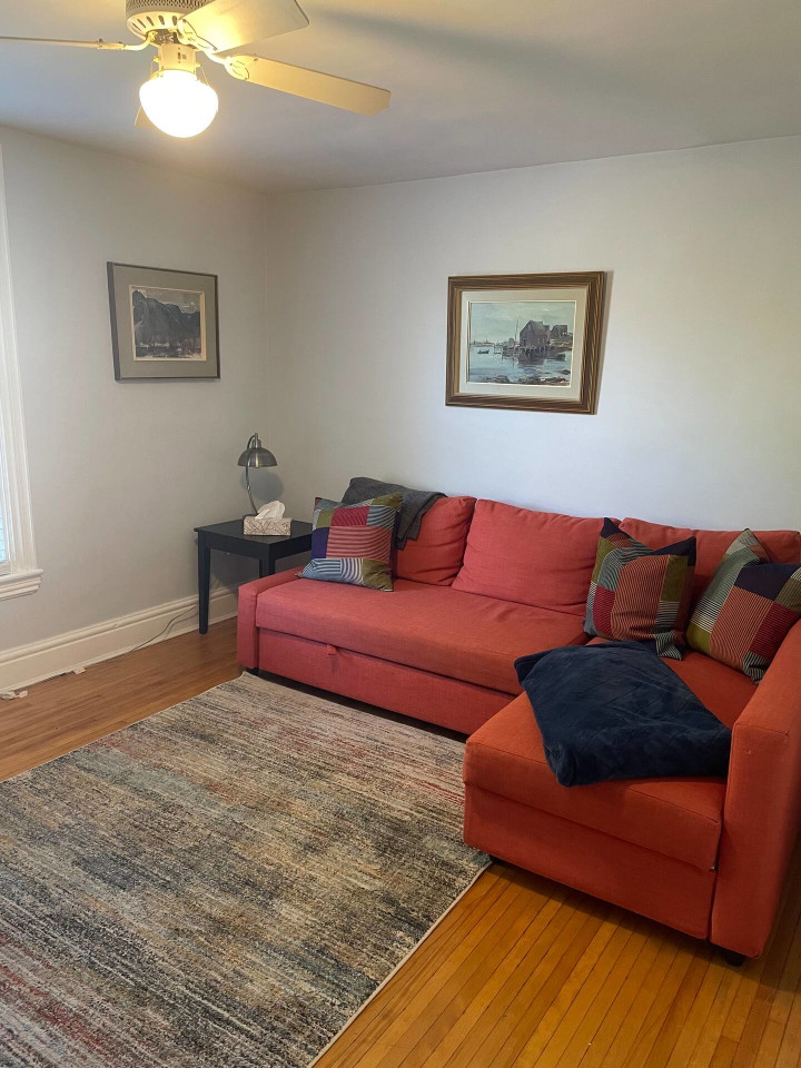 Trendy Hood Area 2nd Floor Apartment - Kingston