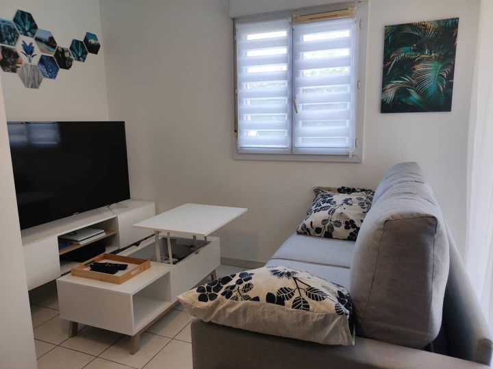 Studio En Rez-de-jardin - Istres