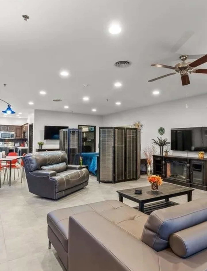 Private Downtown Apartment - Cape Girardeau, MO