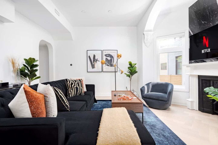 Designer Toronto Apartment | Parkdale Retreat - Toronto