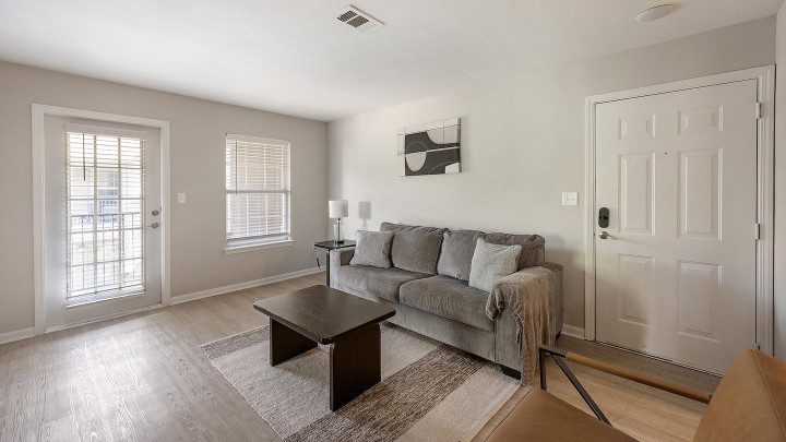 Landing | Chic 2bd, Game Room, Gym - Charlottesville, VA