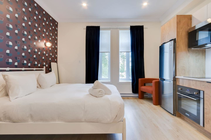 Sherbrooke Chic Instant Access - Montreal
