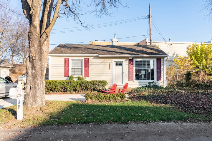 Austin Drive, New, Michigan - Farmington Hills, MI