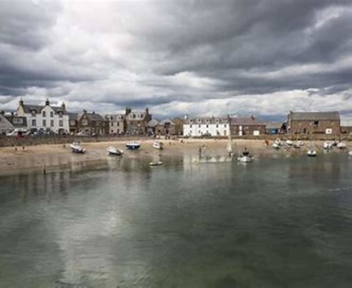 Lovely Modern 6 Berth Caravan , 2 Bedrooms - Stonehaven