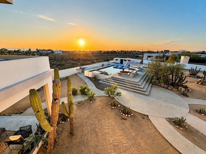 Sun-drenched Escape W/ Sleek Saltwater Pool - Todos Santos