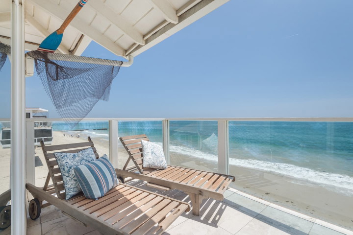 Sunrise Malibu Road Beachfront Penthouse Celebrity - Malibu, CA