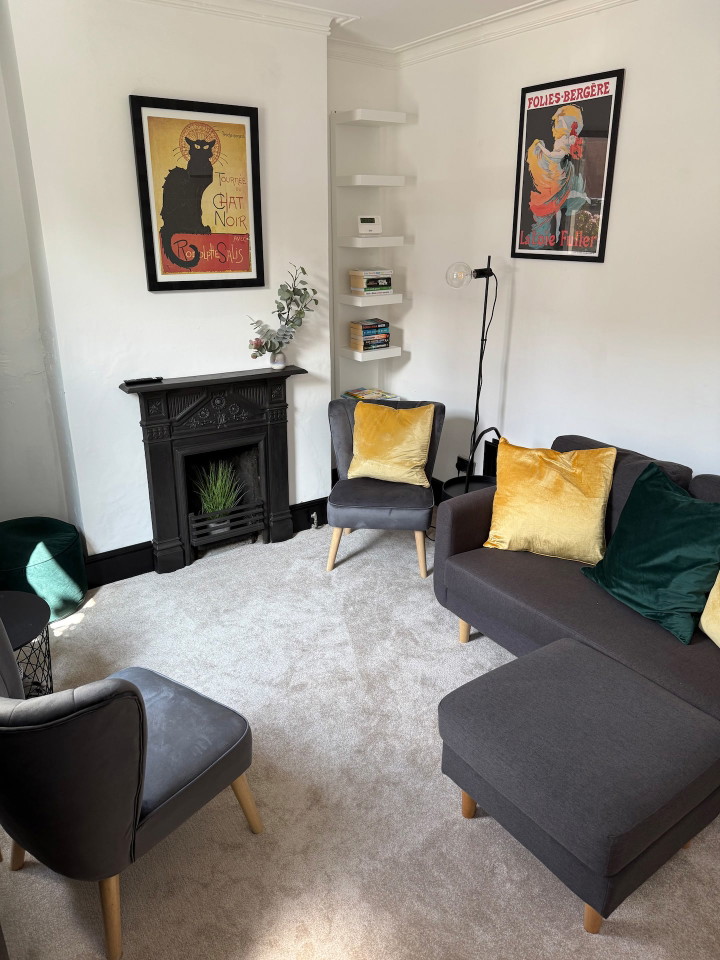 Cosy Terraced House With Patio - Cheshire