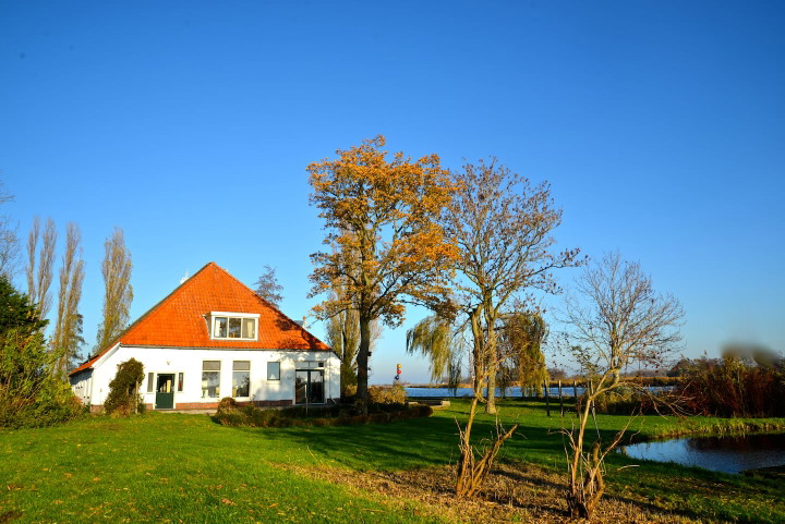 Unique Farmhouse 'Vrij Aan Het Water / Unobstructed View' - Leeuwarden