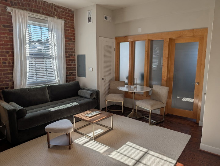 Downtown Luxury Loft W/ Parking Included - Richmond, VA