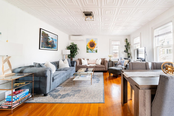 Greenwich 3br Duplex | King Bed & Private Patio - Stamford, CT