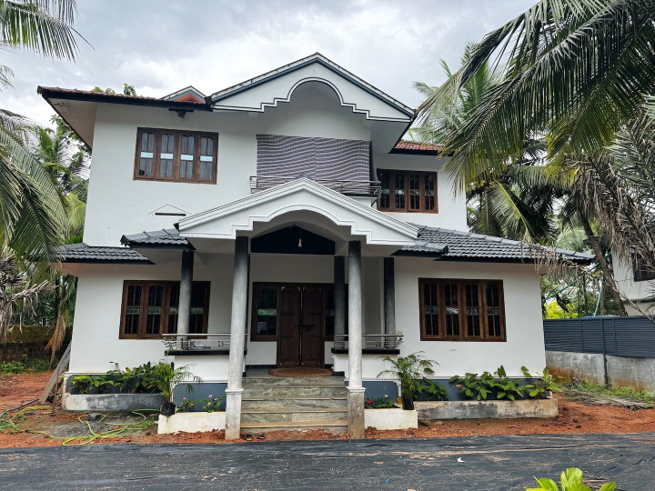 Spacious 5bhk Home Near Airport Road, Ramnattukara - Kozhikode
