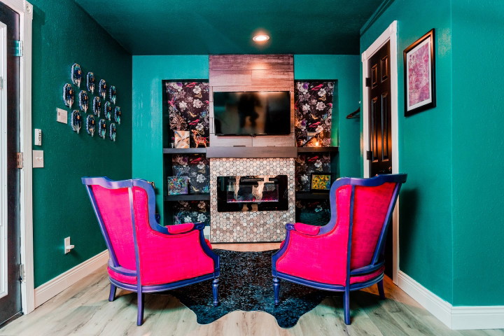 Art-filled Upstairs Retreat  Cozy & Quiet - Springdale, AR