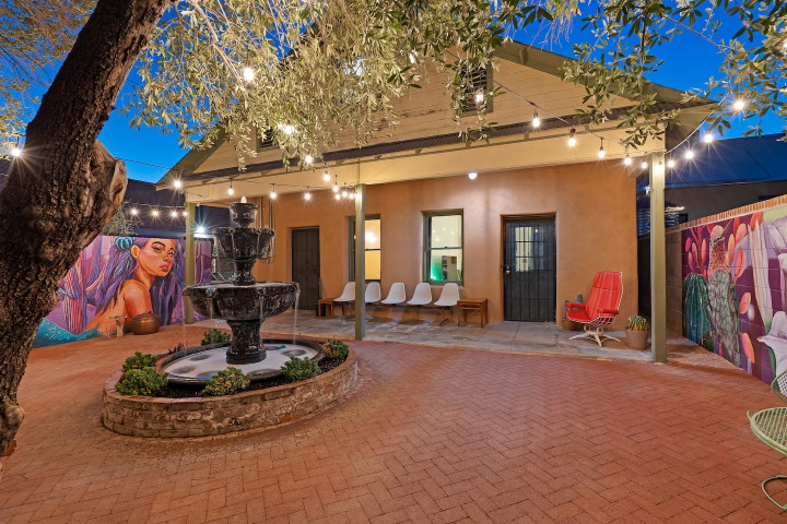 Iconic Downtown Mural House Near University Of Az - Tucson, AZ